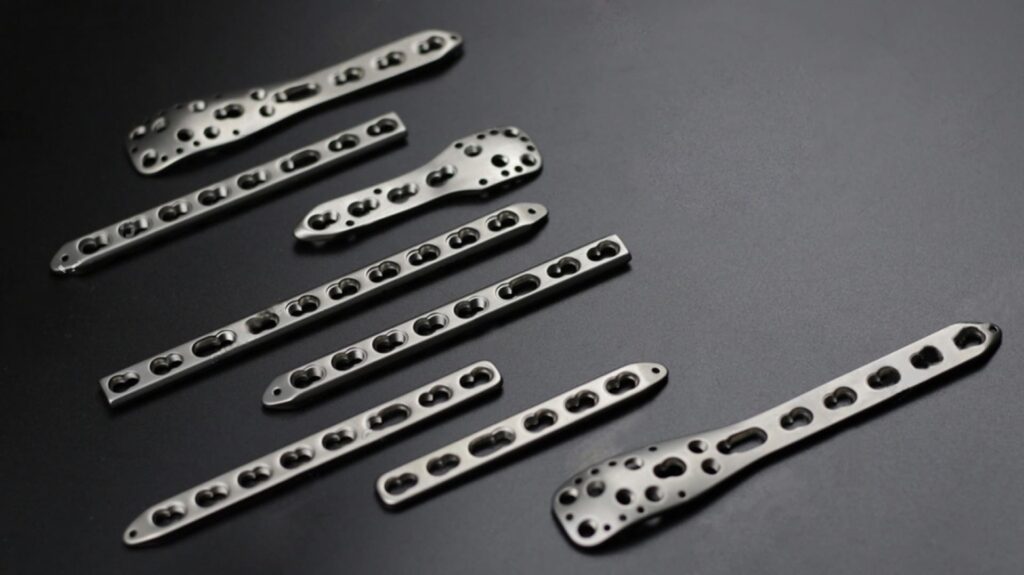 How are locking plates used to treat osteoporotic fractures? - HEMC Ortho