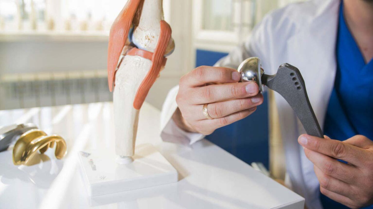 Types of Hip Implants You Can Buy In India - HEMC Ortho