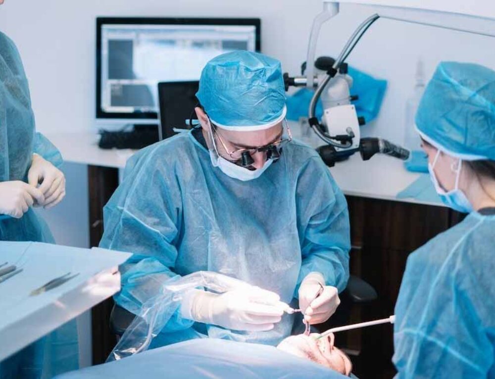 Cranio-Maxillofacial Implants & Screws: What are their Specific Types ...